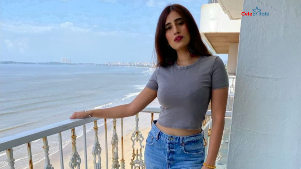 Akasa Singh (Singer) Height, Weight, Age, Affairs, Biography & More