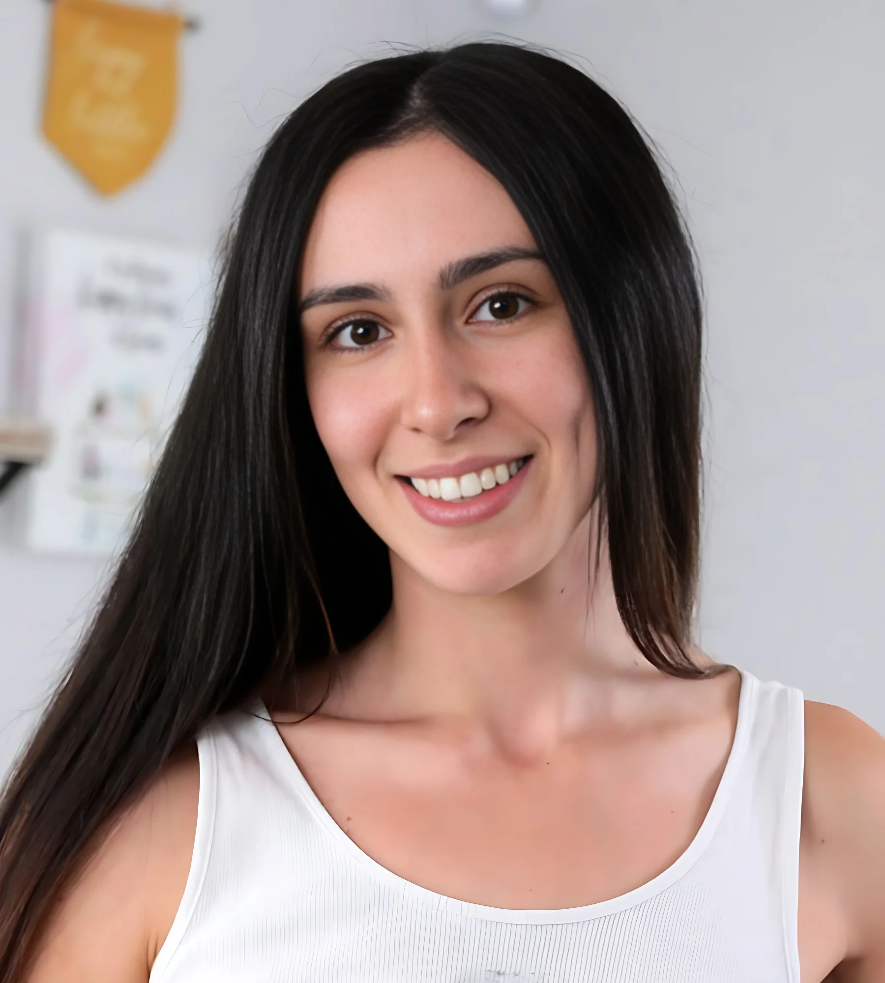 Angelina Lati (Actress) Age, Wiki, Height, Biography, Ethnicity, Net ...