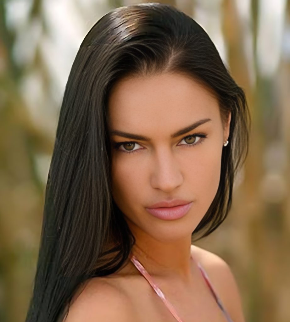 Charlie Riina (Actress) Wikipedia, Age, Height, Videos, Biography ...