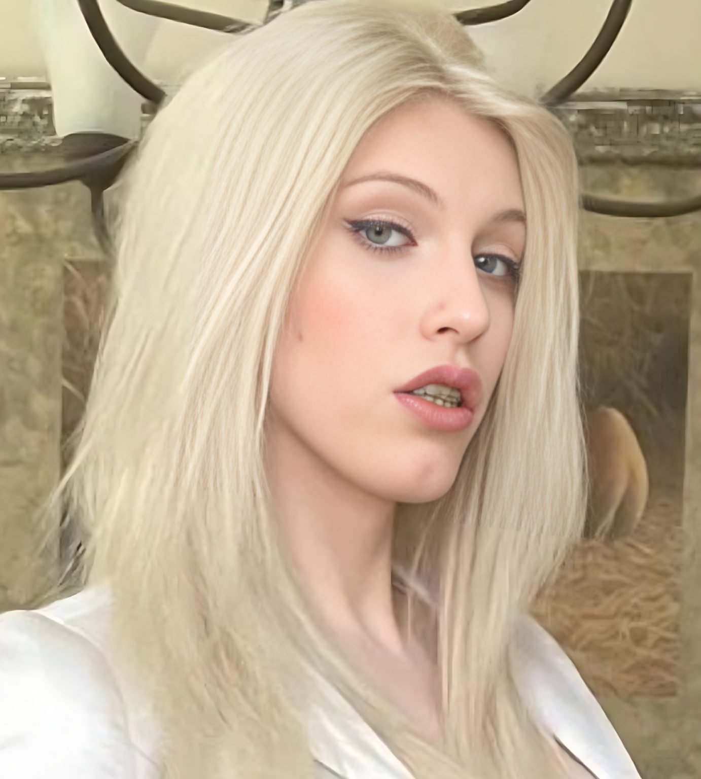 Izzy Wilde (Actress) Wiki, Family, Career, Net Worth, Videos, Photos ...