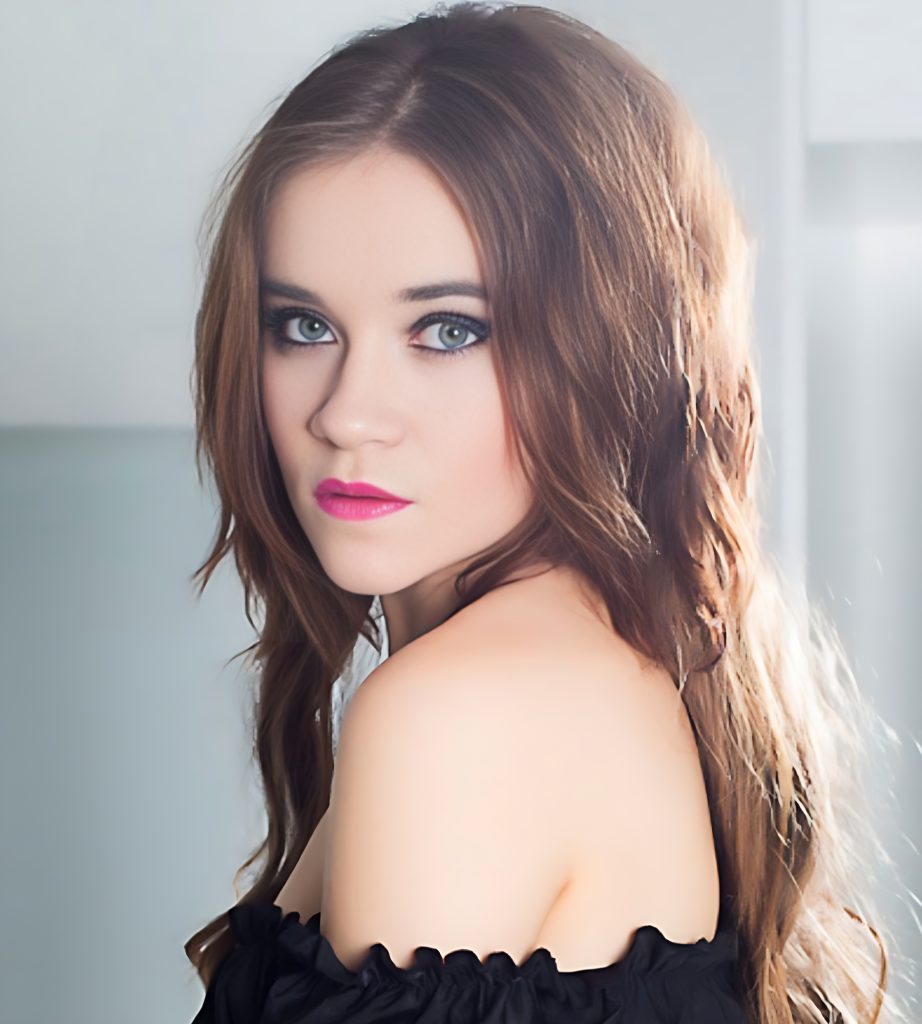 Lucie Bee (Actress) Wiki, Age, Family, Boyfriend, Net Worth, Ethnicity ...