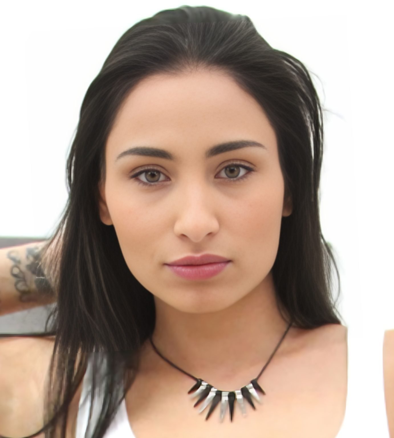 Sanny Luke (Actress) Age, Wikipedia, Height, Weight, Biography, Family ...