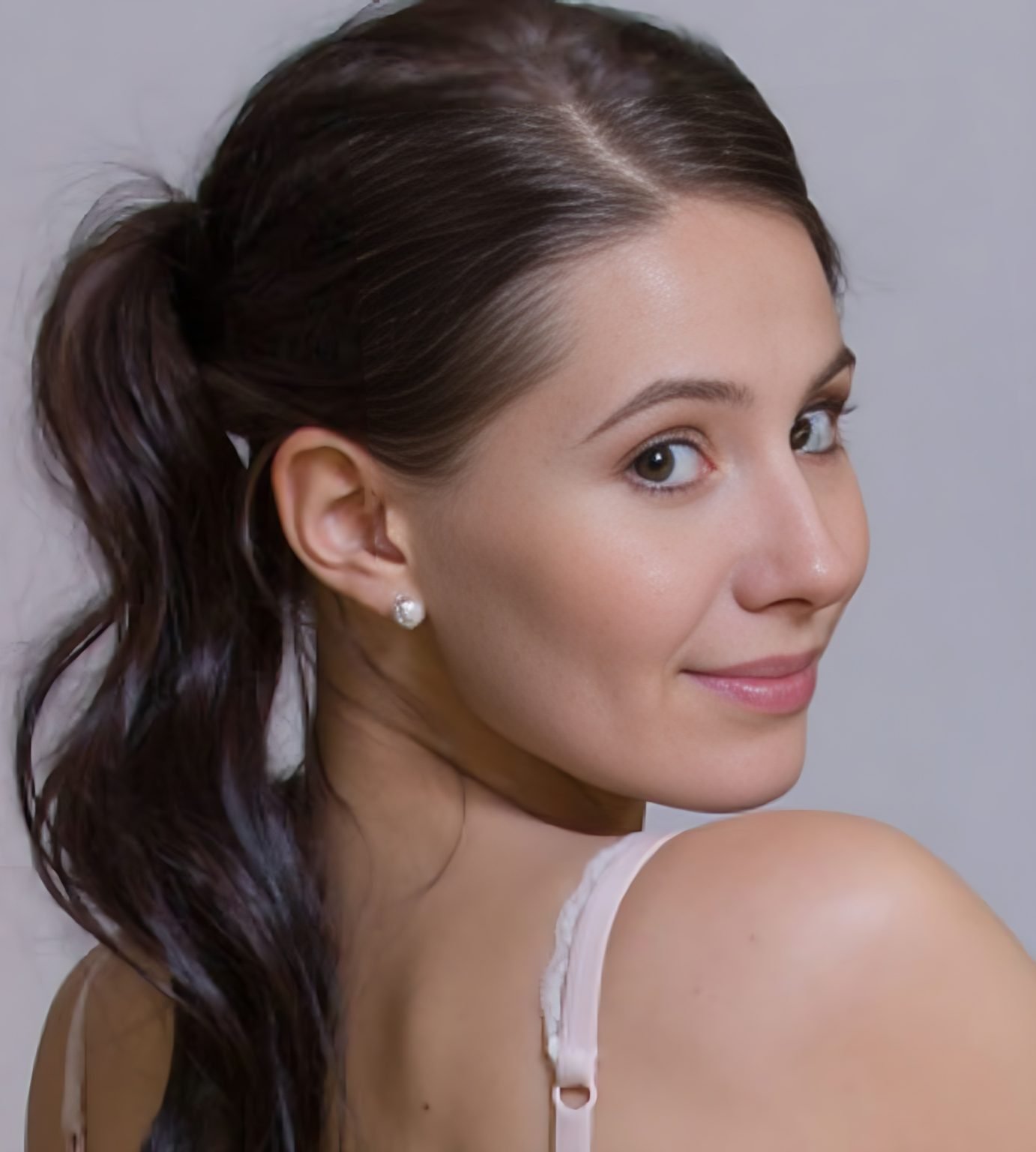 Vanessa Angel (Actress) Wikipedia, Age, Photos, Family, Videos ...