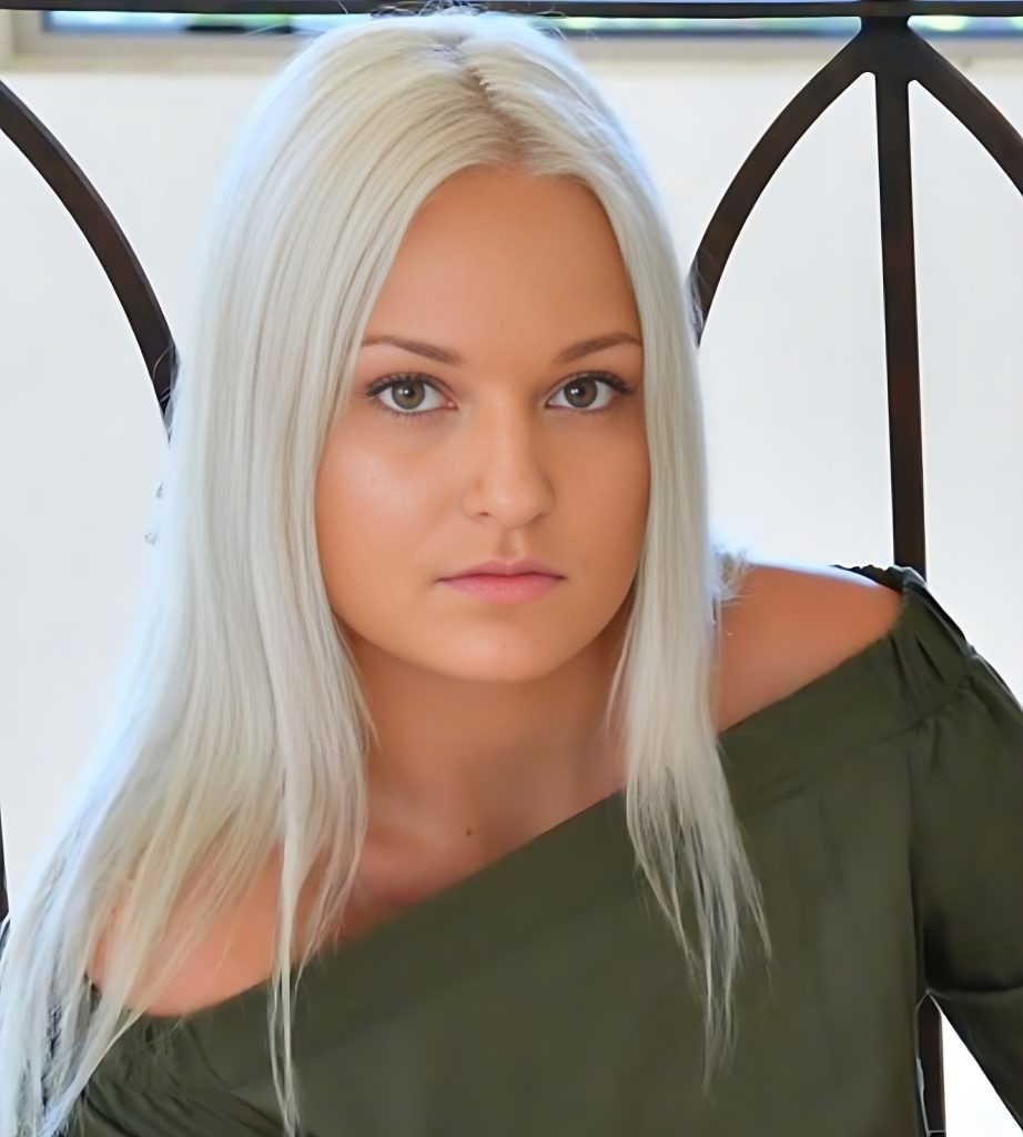 Victoria Hobbs (Actress) Wikipedia, Age, Height, Biography, Weight ...