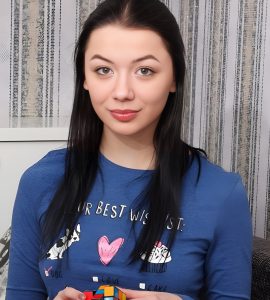 Emily Bender (Actor) Age, Height, Weight, Biography, Boyfriend, Wiki ...