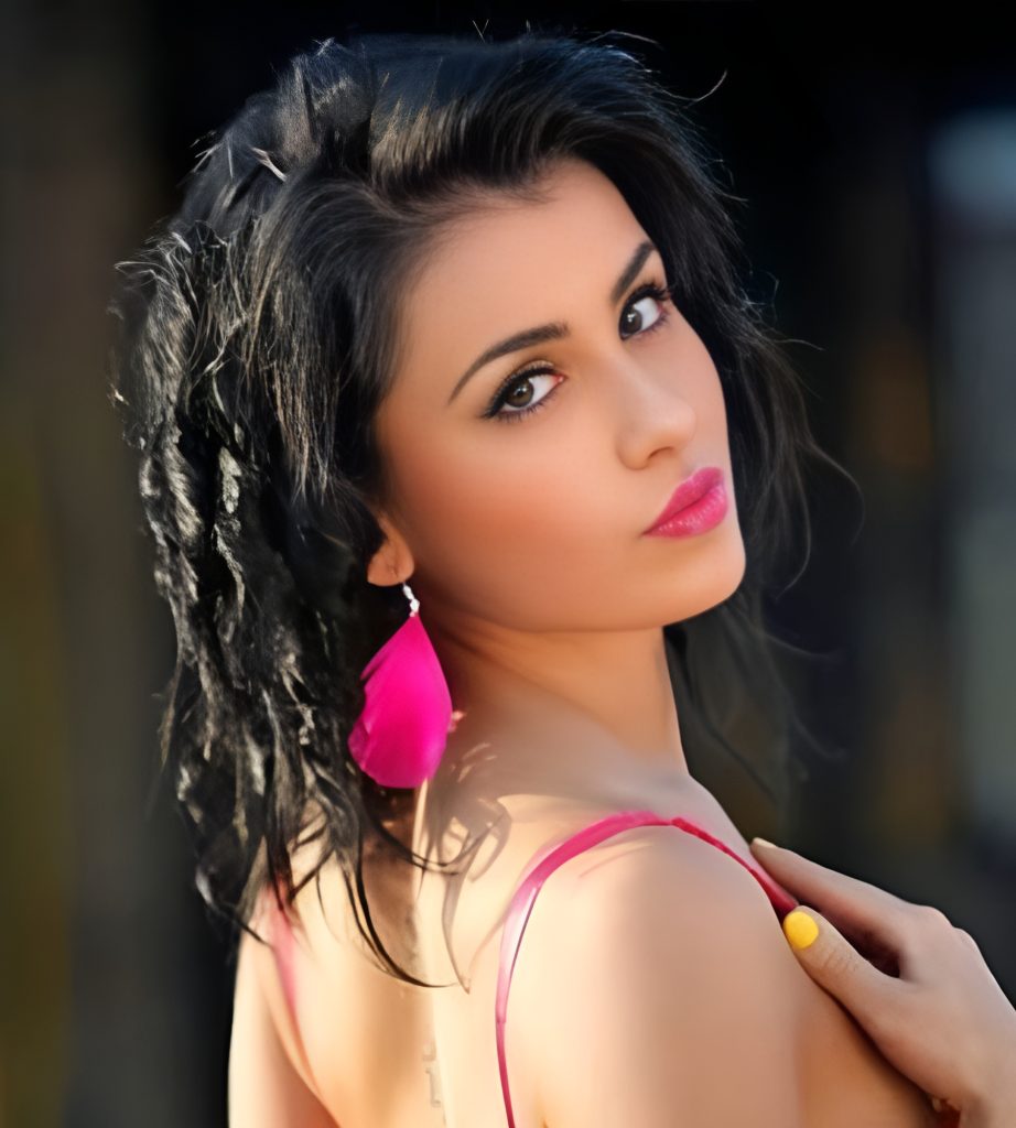 Jade Laroche (Actress) Age, Wiki, Height, Weight, Family, Husband ...