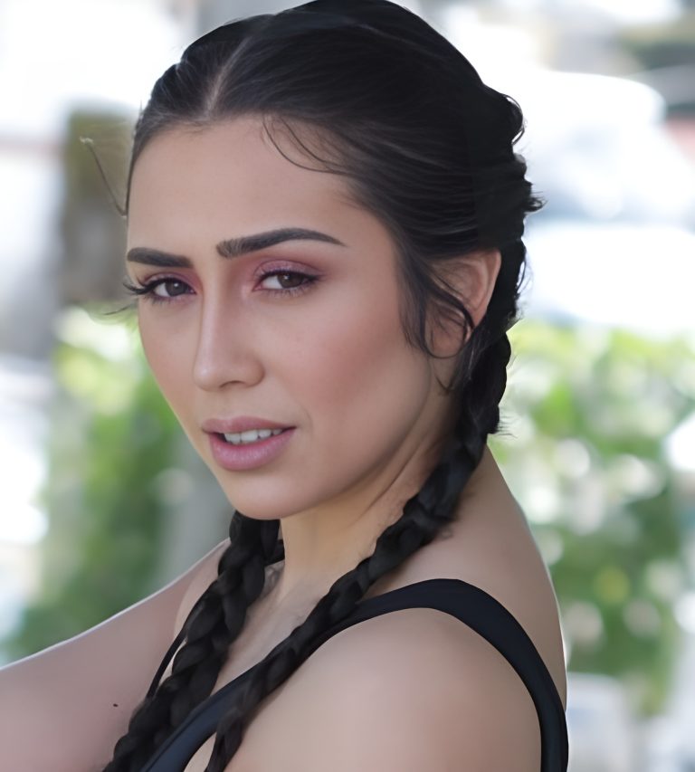 Lilly Hall (Actress) Age, Videos, Photos, Biography, Boyfriend, Wiki ...