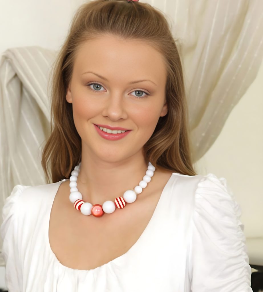 Lily Lamour (Lili Lamour) Age, Biography, Videos, Photos, Wikipedia, Height, Weight, Boyfriend ...