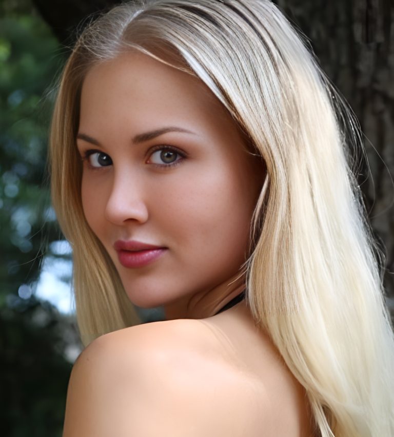 Sarah Sinclair (Actress) Age, Height, Weight, Biography, Boyfriend ...