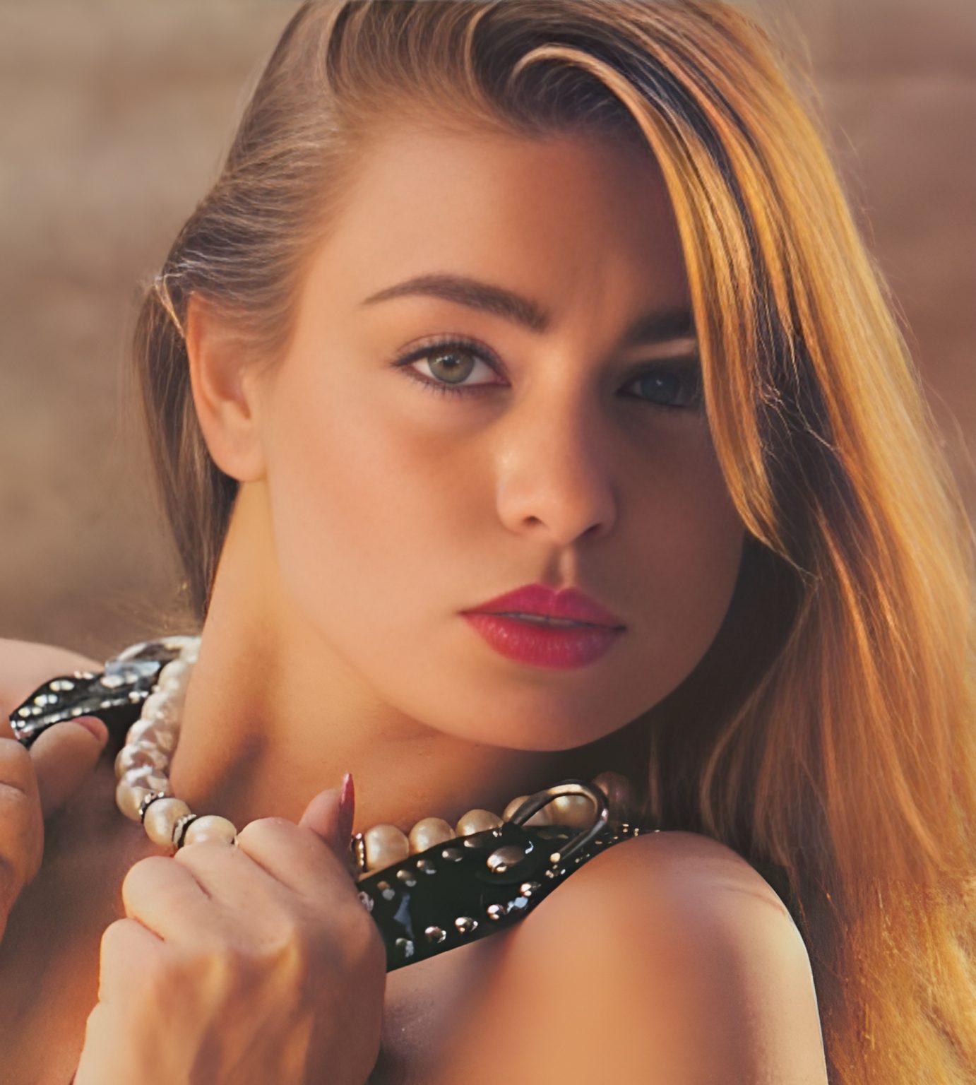 Zara Whites (Actress) Age, Height, Weight, Husband, Biography and More