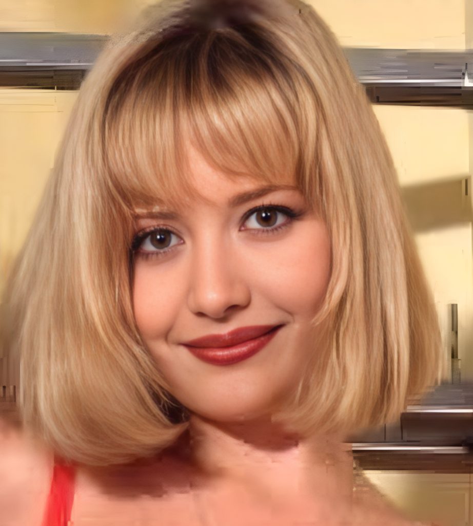 Charlotte Lavey (Actress) Height, Weight, Wiki, Biography, Boyfriend ...