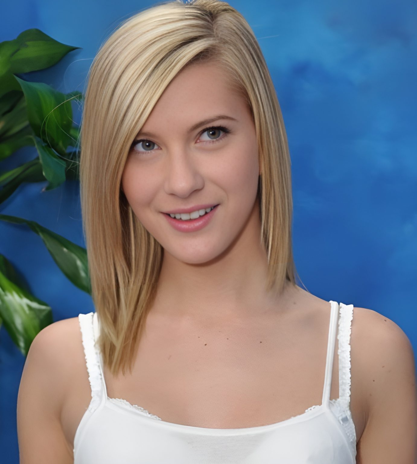 Chloe Brooke (Actress) Age, Height, Weight, Wiki, Biography, Boyfriend ...