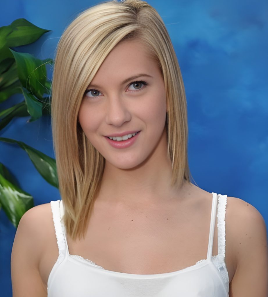 Chloe Brooke (Actress) Age, Height, Weight, Wiki, Biography, Boyfriend ...