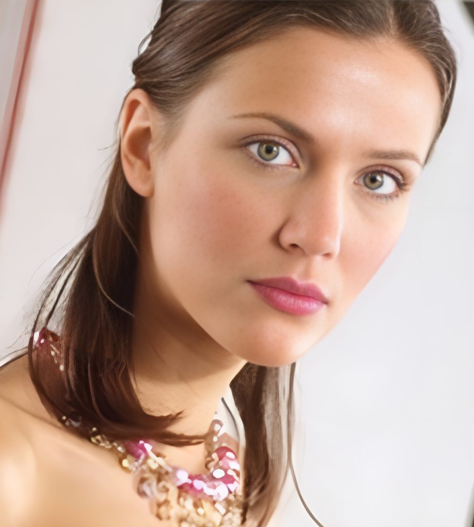 Eszter Frank (Actress) Age, Biography, Husband, Wiki, Family, Net Worth ...