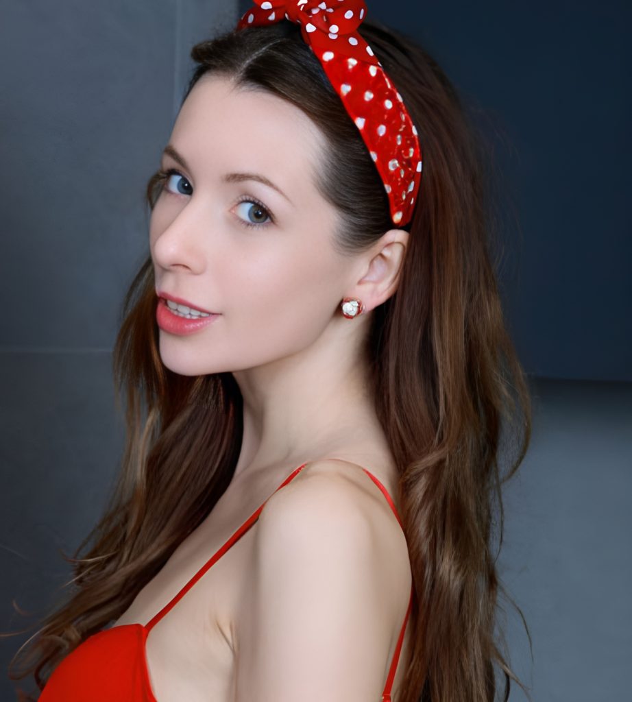 Julia Rain (Actress) Height, Weight, Wiki, Biography, Boyfriend, Age ...