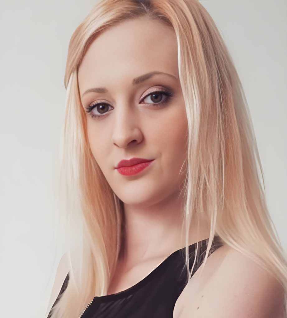 Luna Ramondini (Actress) Height, Age, Videos, Photos, Biography ...