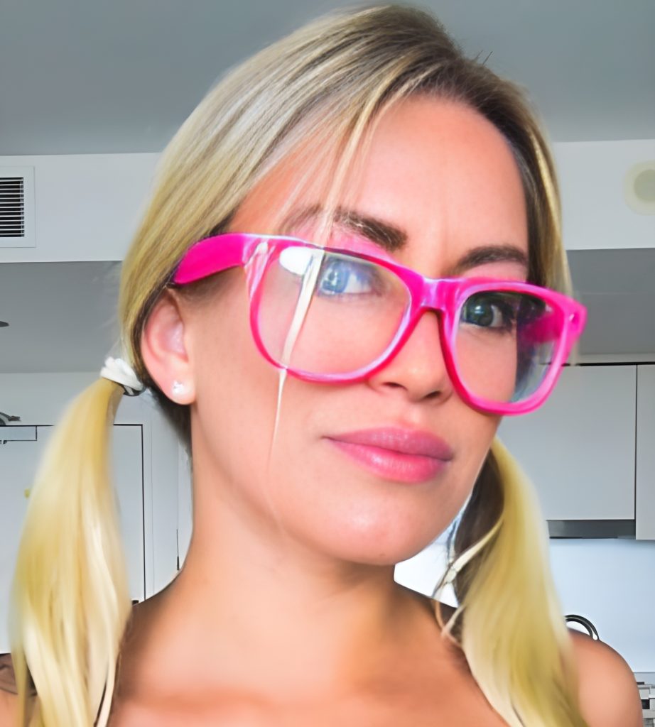 Mini Barbie (Actress) Height, Age, Wiki, Boyfriend, Photos, Biography ...