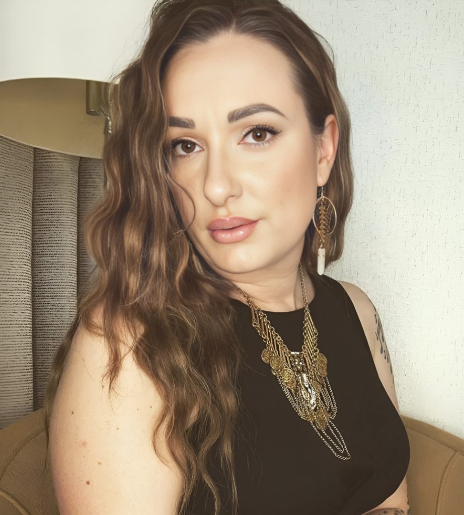 Jacquie Roar (The Voice 24) Wiki, Age, Family, Height, Weight ...