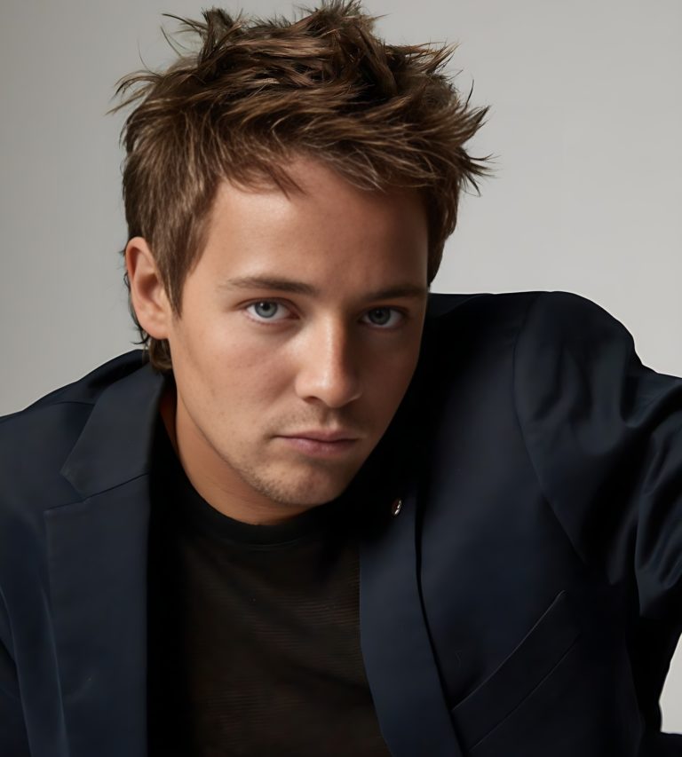 Lee Tiger Halley (Actor) Age, Wiki, Height, Weight, Career, Wife ...